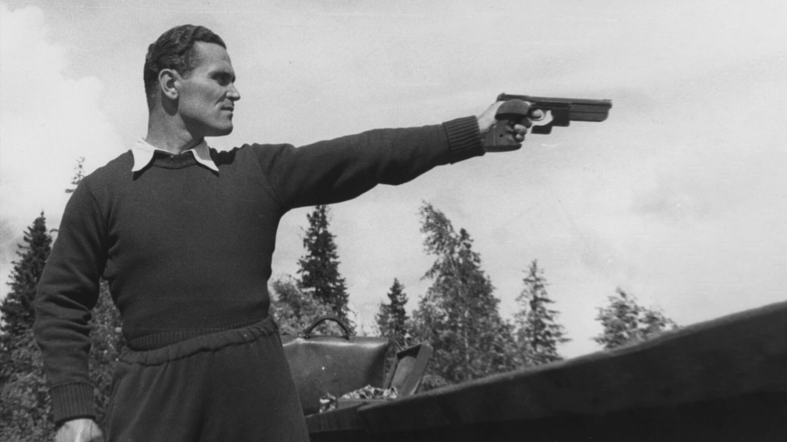 1952 Olympic Games. Karoly Takacs, right-handed shooter and left-handed ...
