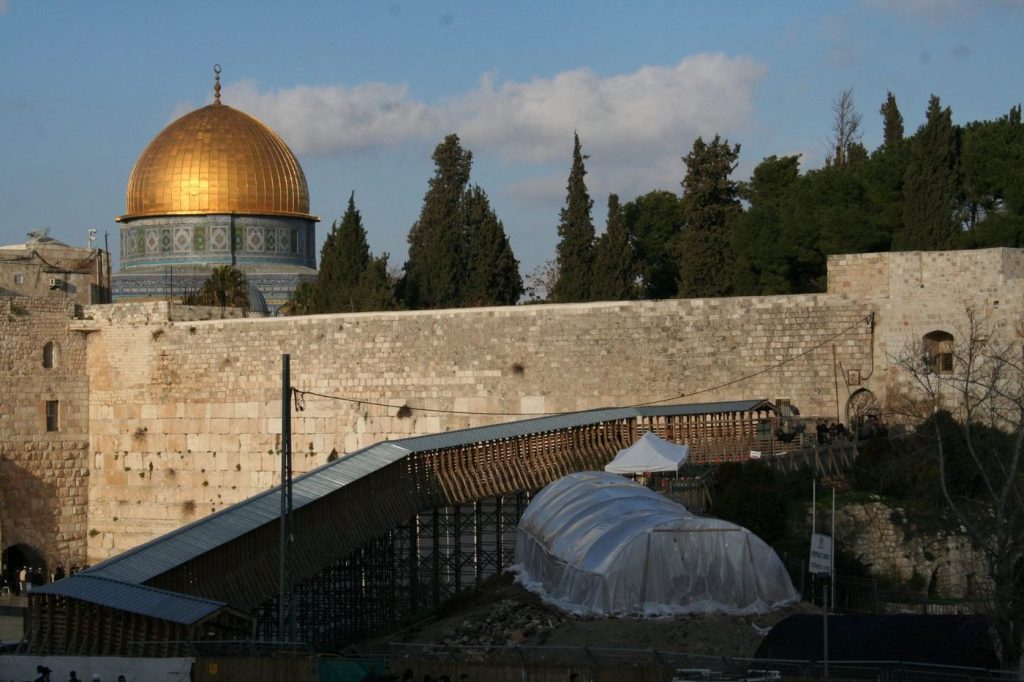 Five Rabbis Denounce Jewish Prayer on the Esplanade of the Mosques