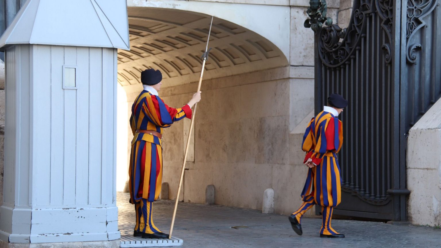 before the Swiss Guard, the Vatican benefited from a Corsican Guard