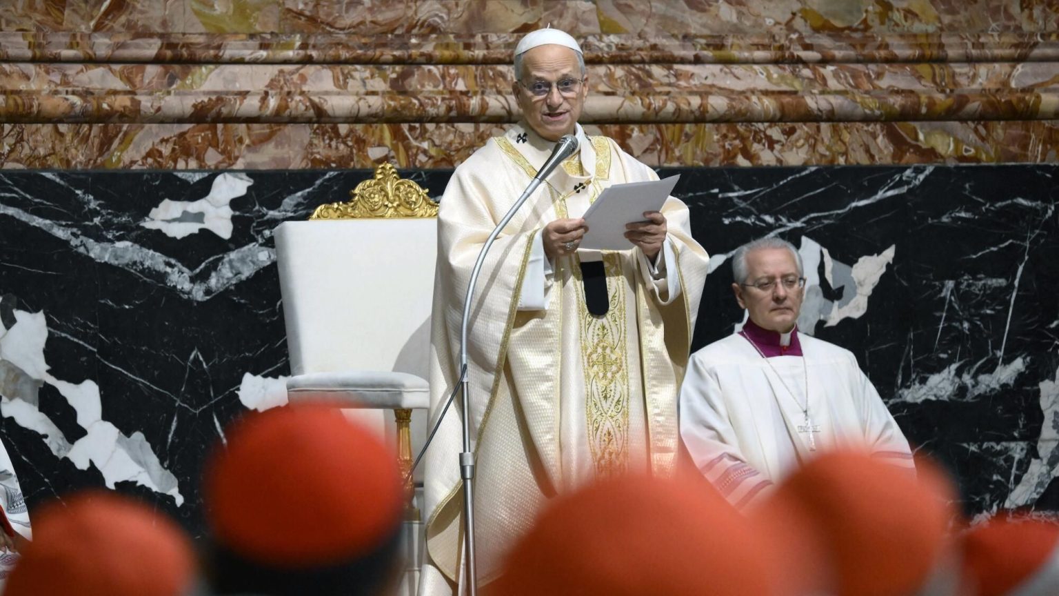 with the extraordinary consistory, Leo XIV inaugurates a new style of ...